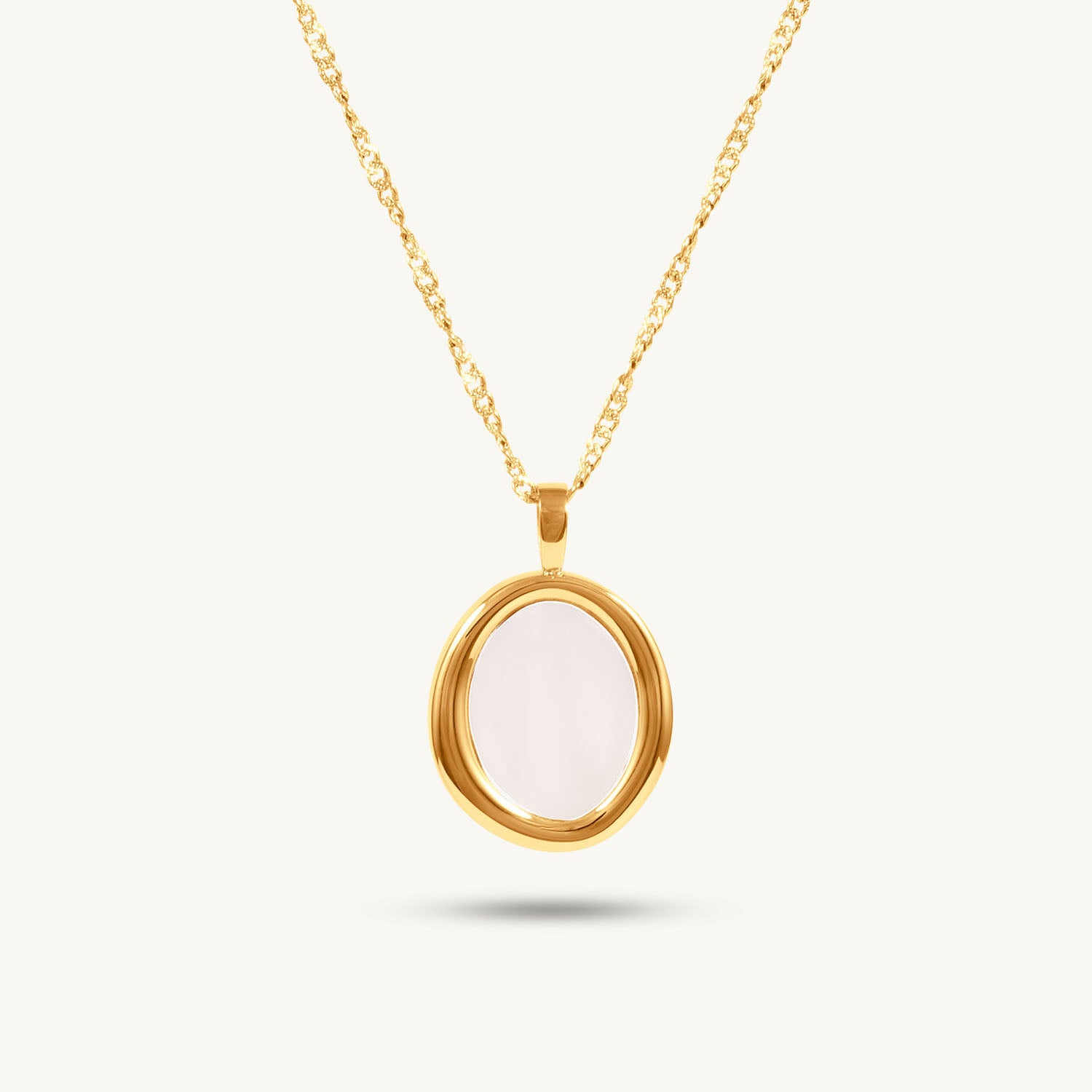 Classic Gold Round Pendant – PALMONAS