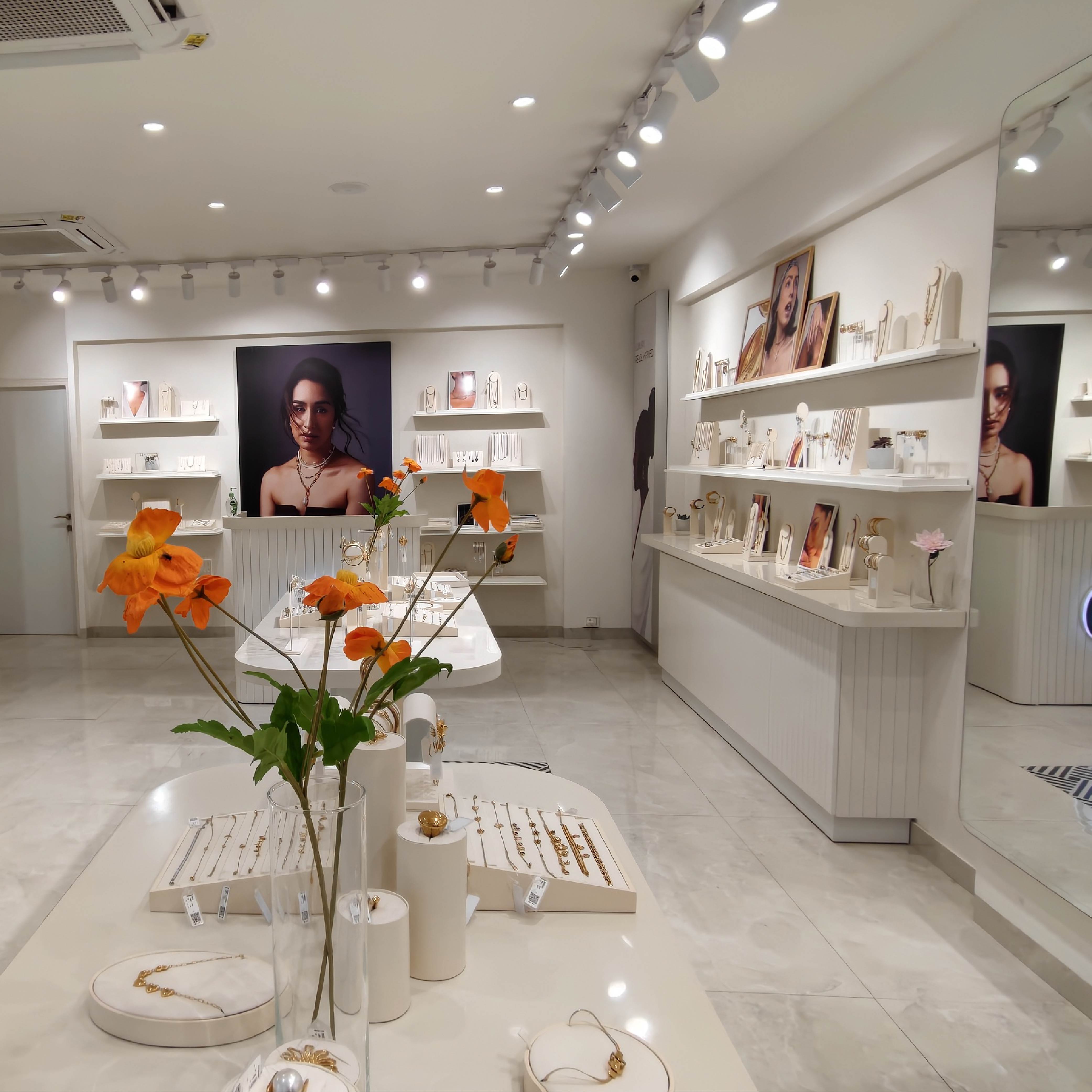 Stores & Services – PALMONAS